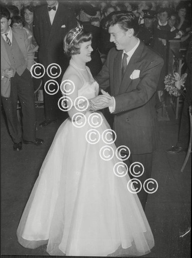 34914924-Actor Laurence Harvey dancing with Pat Slaughter, at the ...