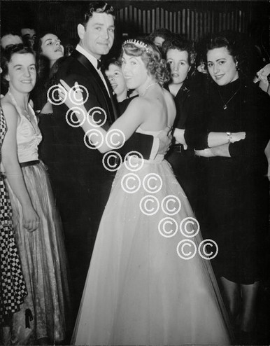 34914949-Actor Anthony Steel dancing at the Weekend Mail Ball, at the ...