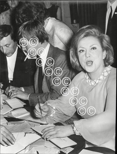 34914978-R-L: Comedienne Joan Turner, TV presenter Simon Dee, and David ...