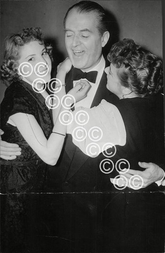 34914986-Actor Jack Warner, at the Weekend Mail Ball, at the Lyceum ...