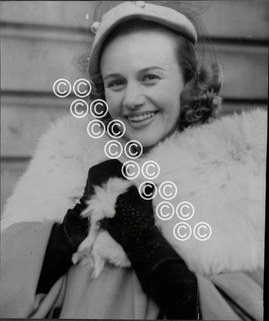 35114341-Actress, Paul Valenska. for full caption see version ...