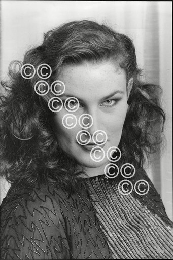 35632965-Actress Julie T Wallace . . - Newsprints