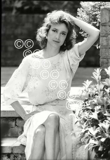35678273-Tracy Ward, actress, 1987. . - Newsprints