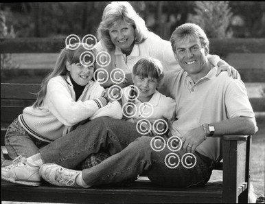 35744629-Actor David Willetts with wife Lyn & daughters L-R Kerry ...