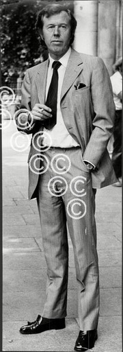 36311588-Michael Medwin, actor & film producer, 1971. . - Newsprints