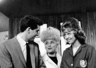 38138752-Singer, Bick Ford, with actress Barbara Windsor and Janice ...