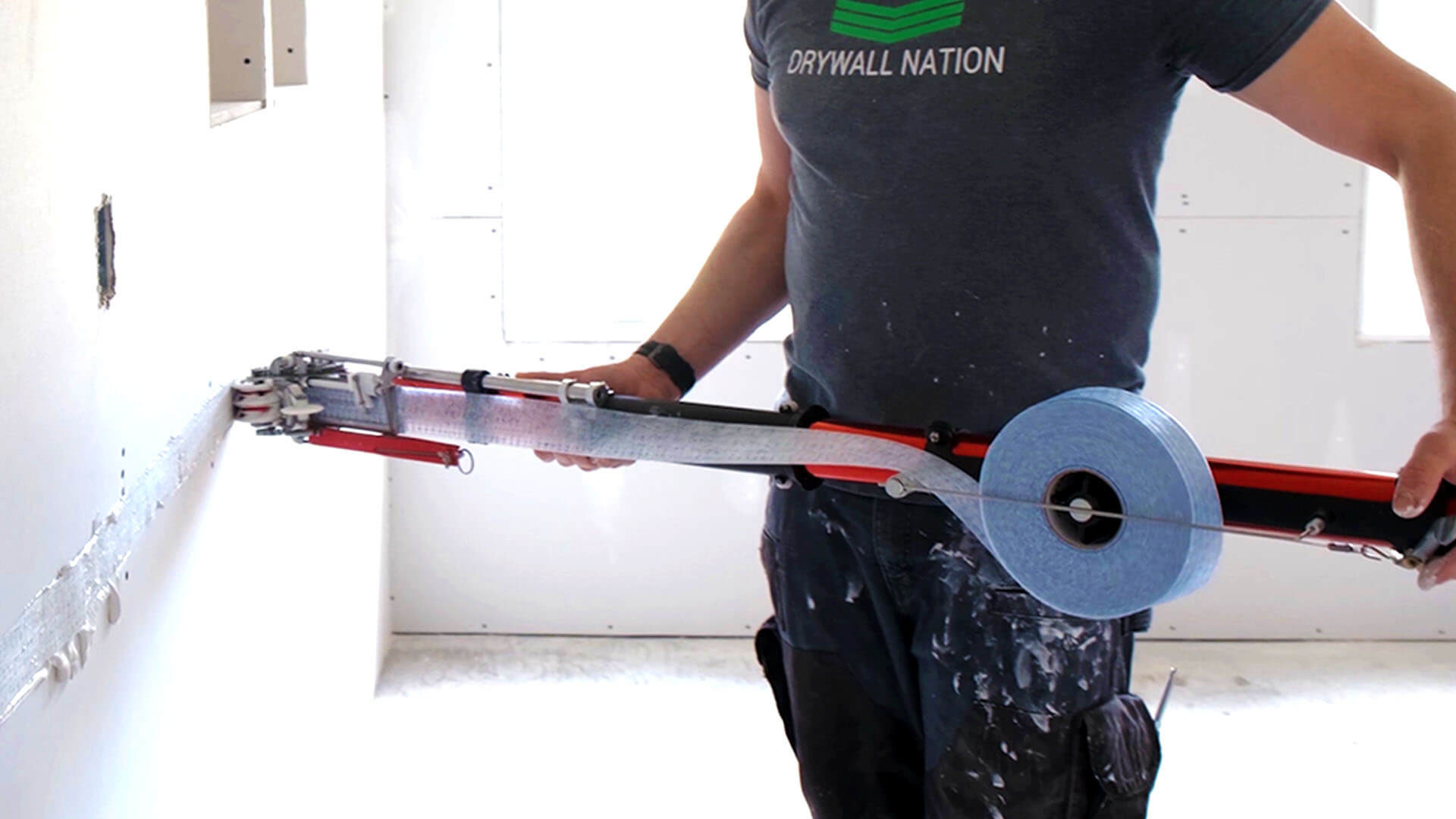 How To Tape Walls & Ceilings With an Automatic Taper - LEVEL5 Tools LLC.