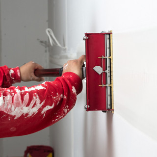 10" Drywall Flat Finishing Box with Extra Capaity | LEVEL5