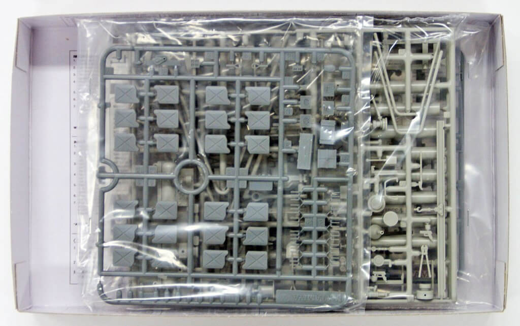 Tamiya 37023 German Field Maintenance Team & Equipment Set 1/35 scale ...