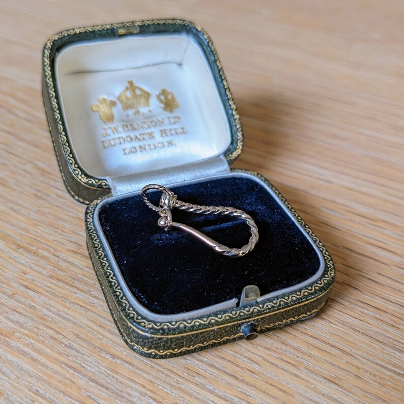 Antique Style Twisted 9ct Gold Charm Hook for Pendants - With Safety ...