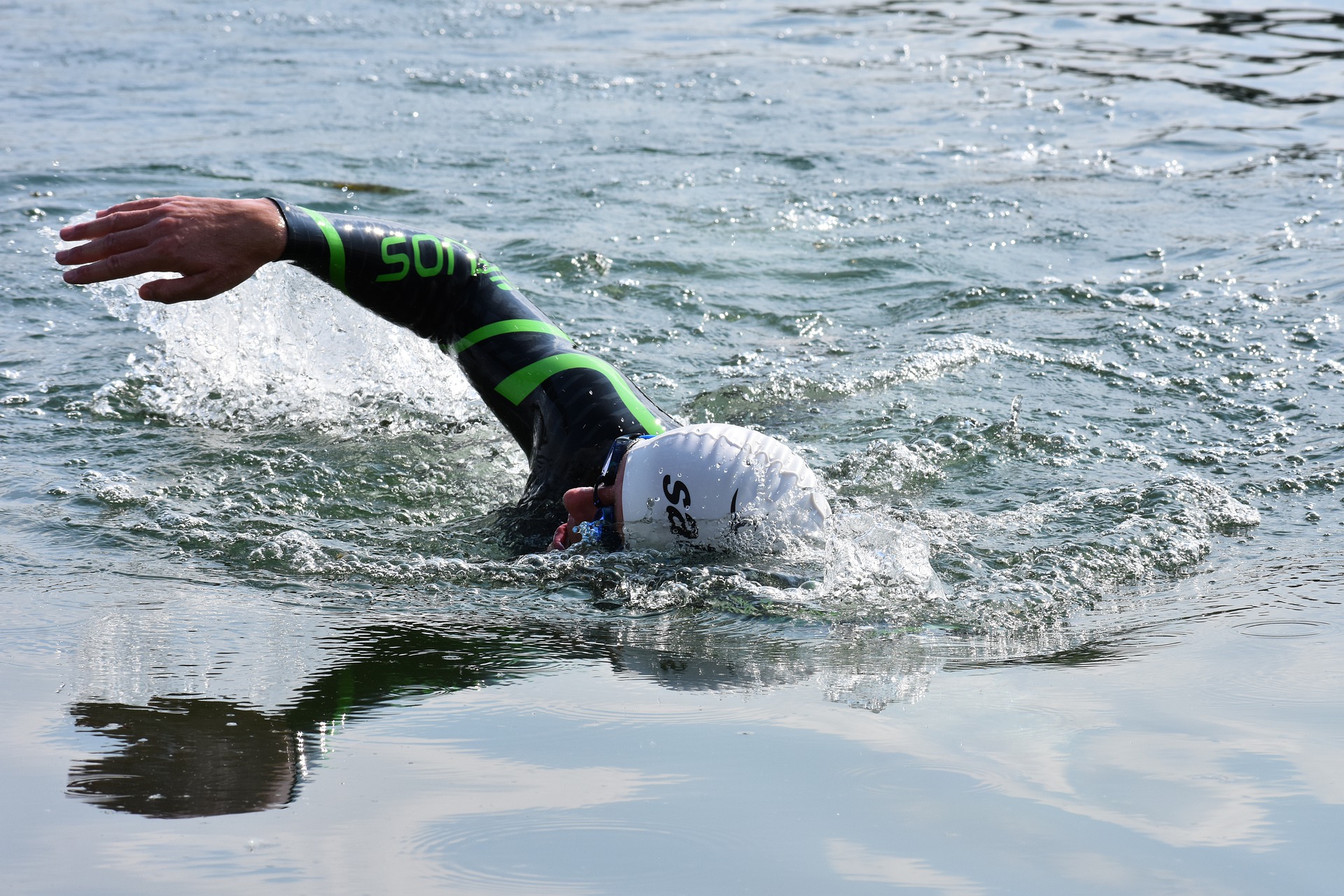 A Beginner’s Guide To Buying And Wearing A Wetsuit - My Triathlon