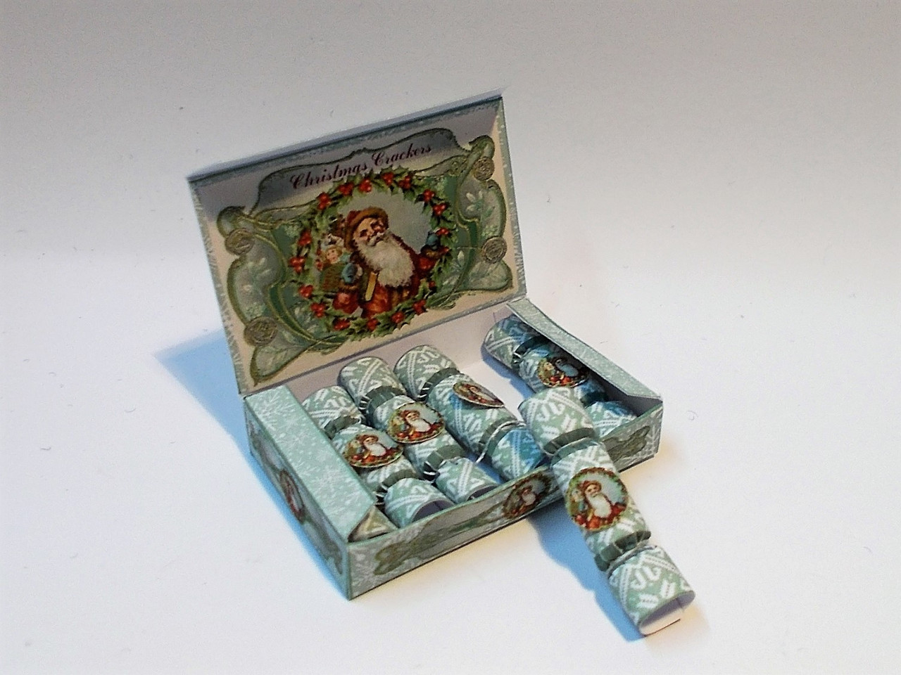 Kit - Christmas Crackers - Vintage Santa - ZENA'S MINIATURES