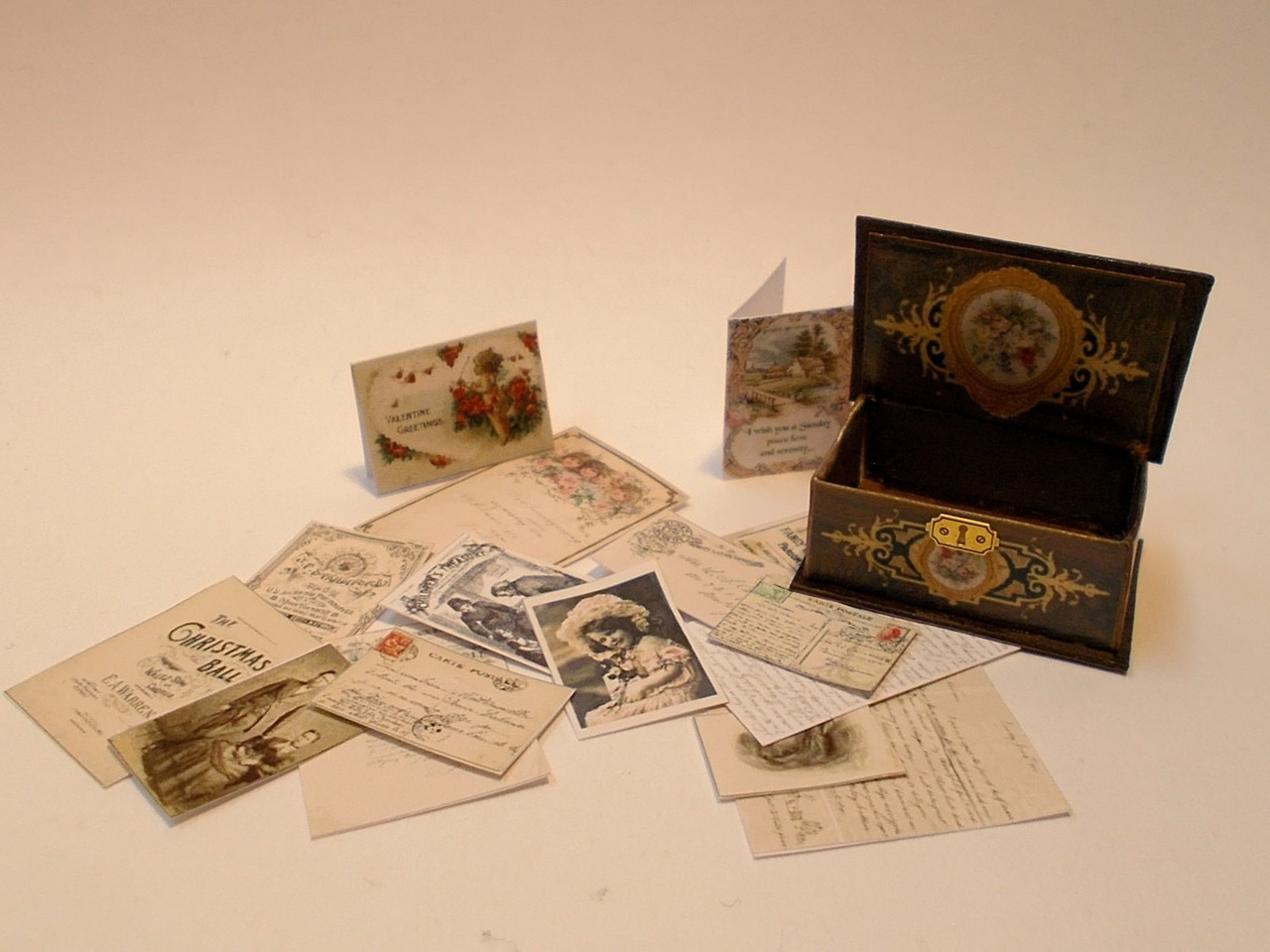 Box of Ephemera - ZENA'S MINIATURES