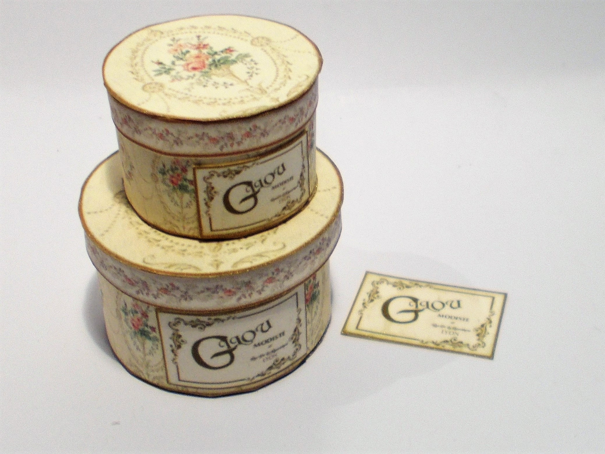 Download -make 2 Shabby Chic hat boxes No2 - ZENA'S MINIATURES