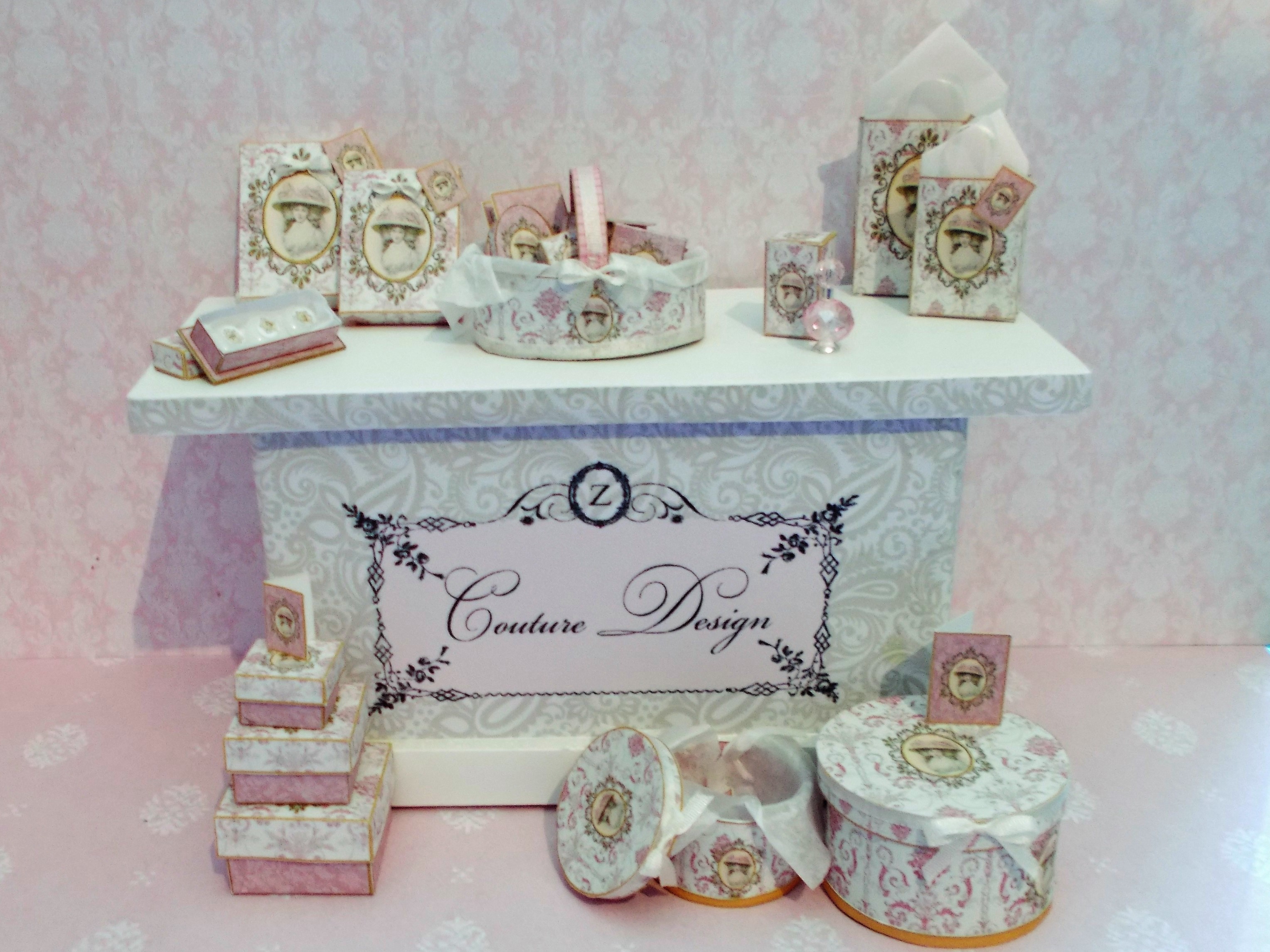 Download - Pink Lady Presentation Boxes & Bags - ZENA'S MINIATURES