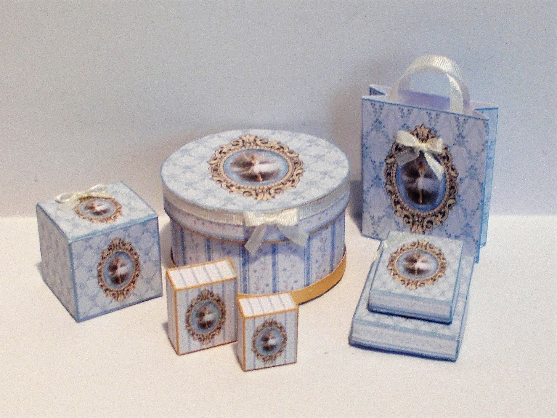 Download - Lady Diane Presentation Box & Bag Kit - ZENA'S MINIATURES