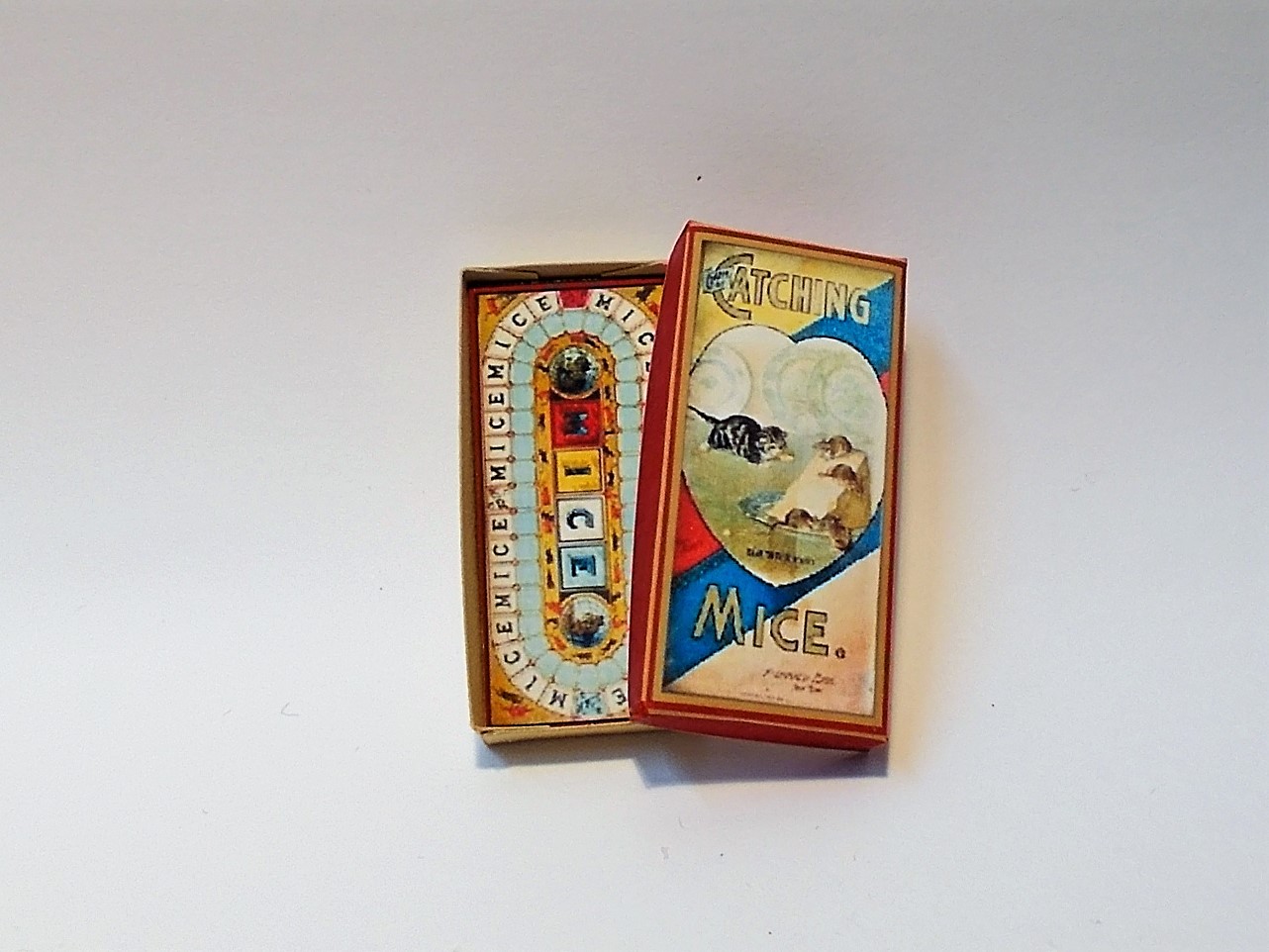Vintage board Game - Catching Mice - ZENA'S MINIATURES