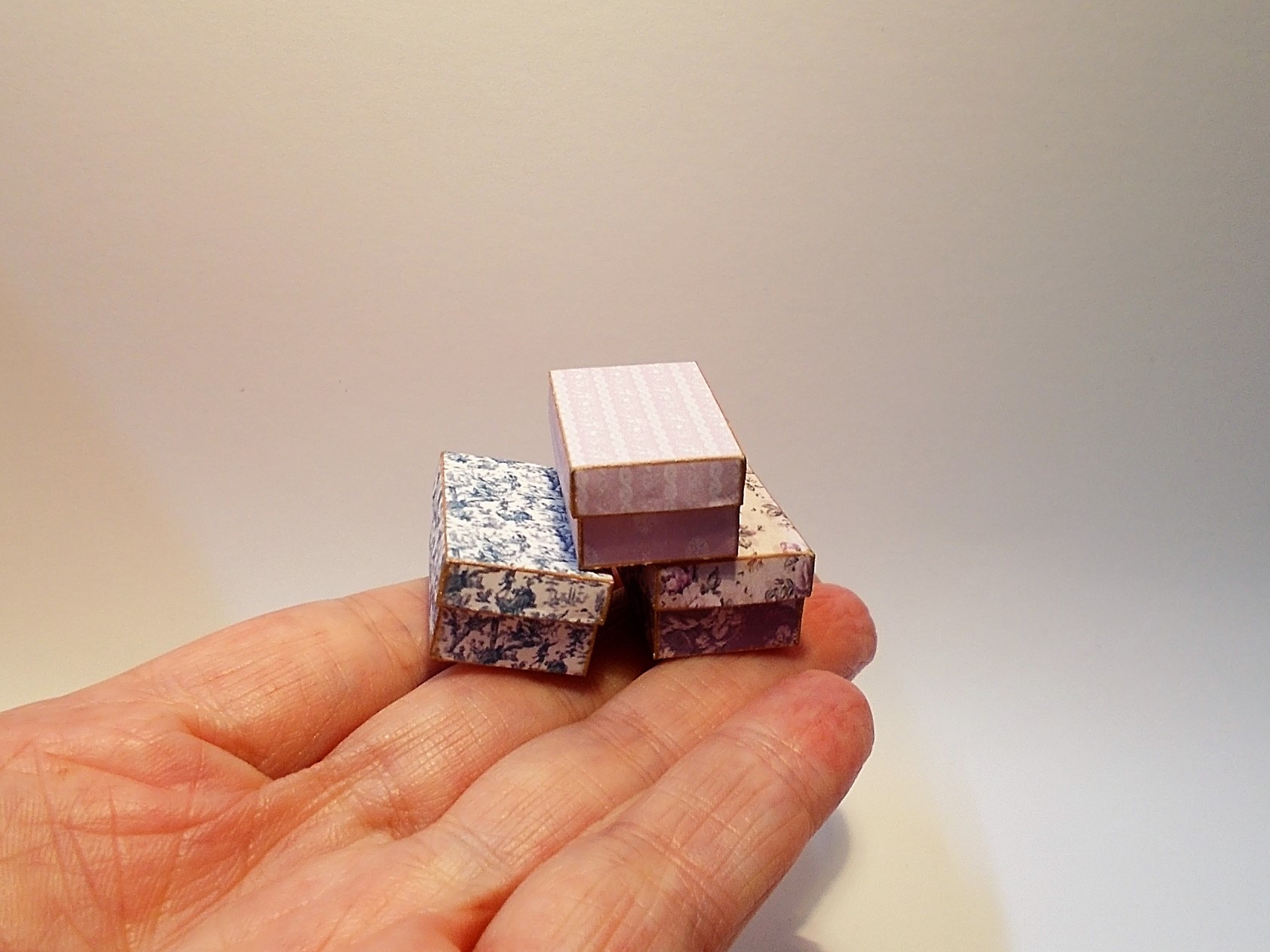 Kit - Shoe Box set No1 - makes 6 boxes in 3 designs - ZENA'S MINIATURES