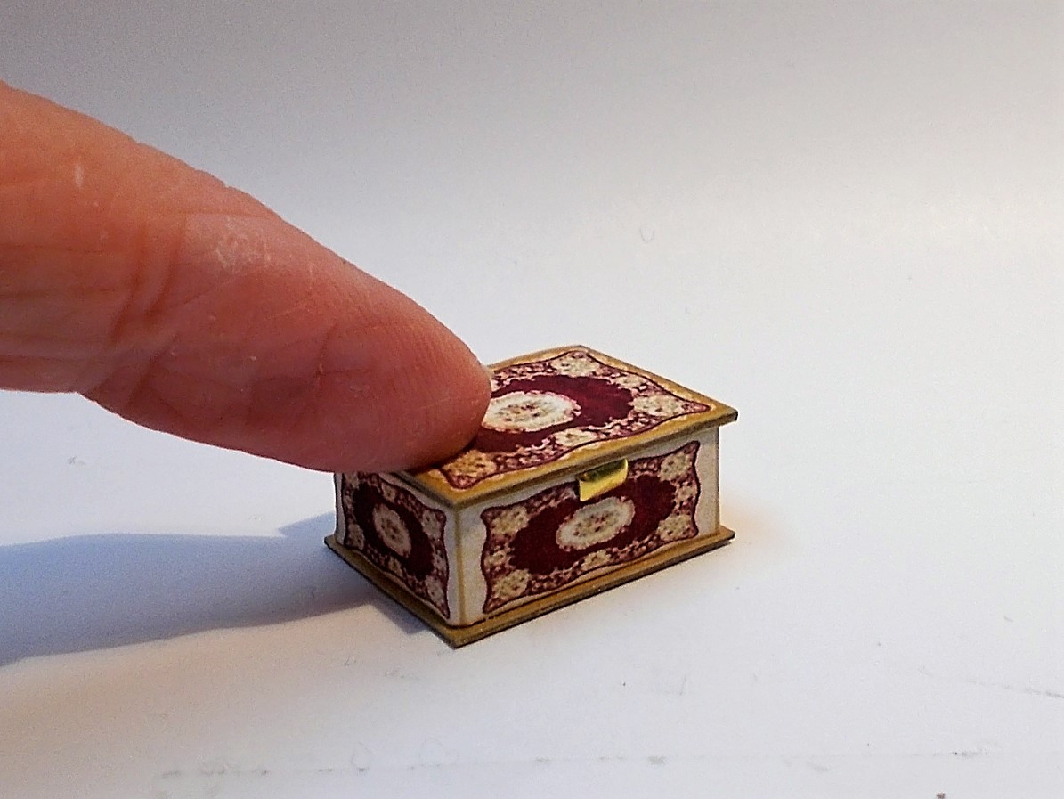 dollhouse miniature 1/12th scale hat pin box