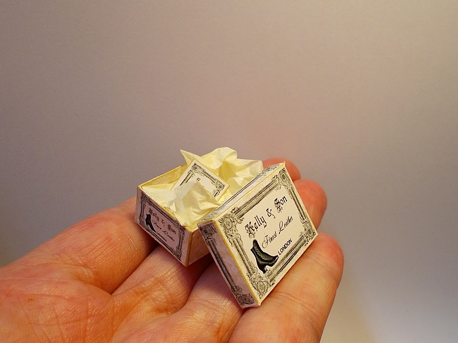 Kit - Victorian Shoe Boxes - ZENA'S MINIATURES