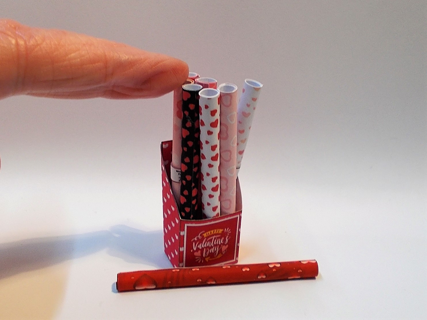 Kit - Valentine Gift Wrap Display - ZENA'S MINIATURES