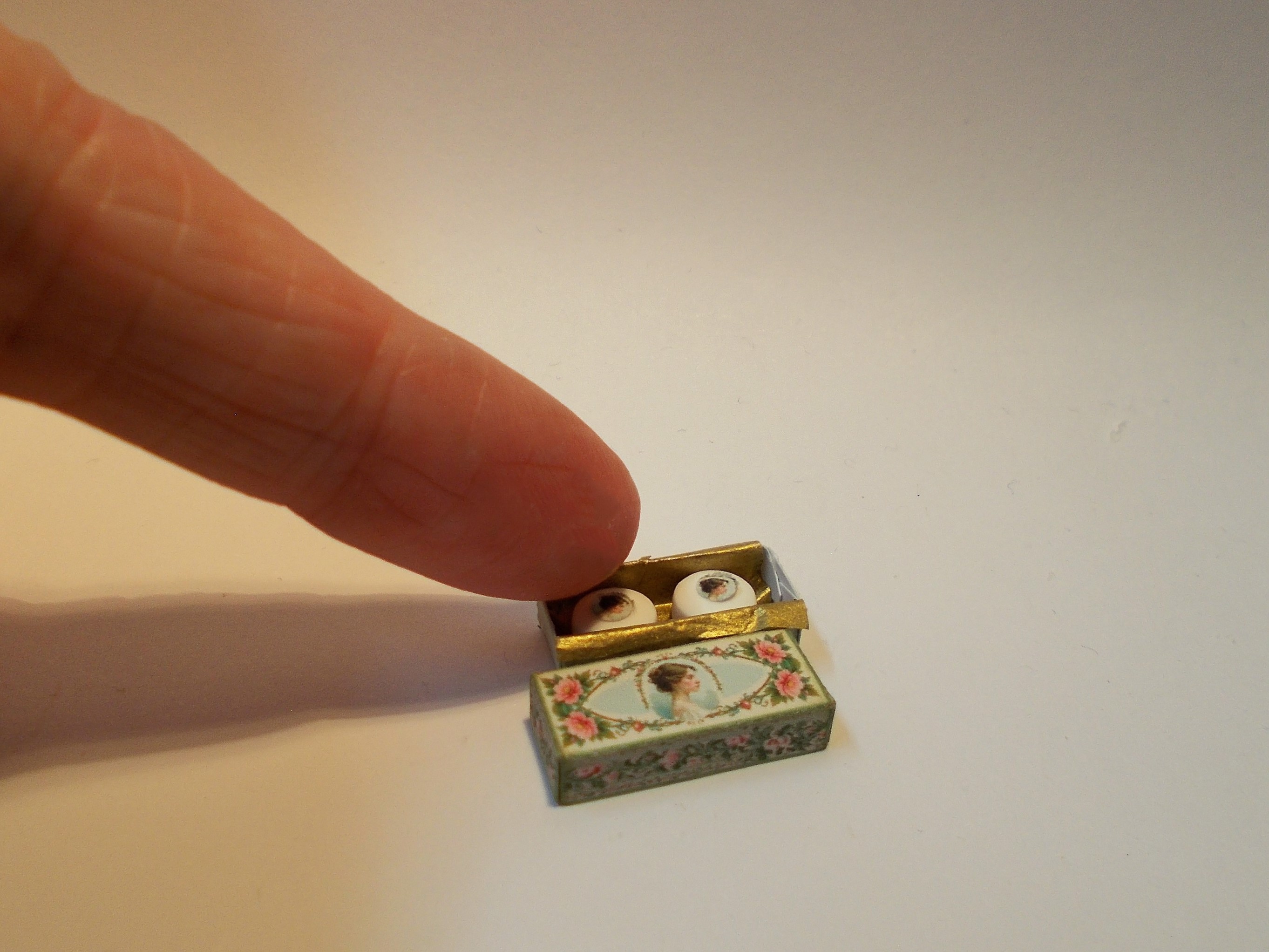 Evangeline Soap Box - ZENA'S MINIATURES