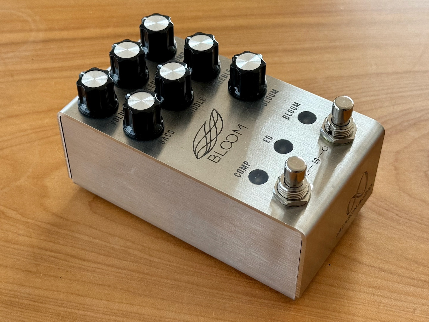 Jackson - Bloom - Tone Lounge