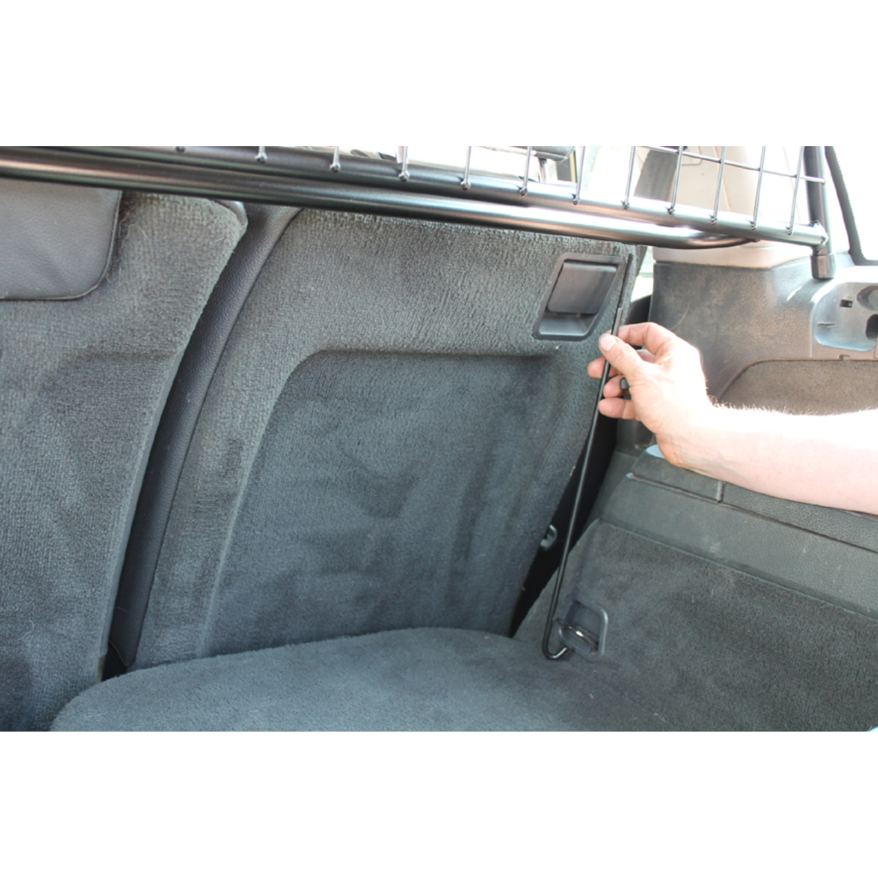 Guardsman Dog Guard, Volvo XC90 2002-2014 - ViVA Performance