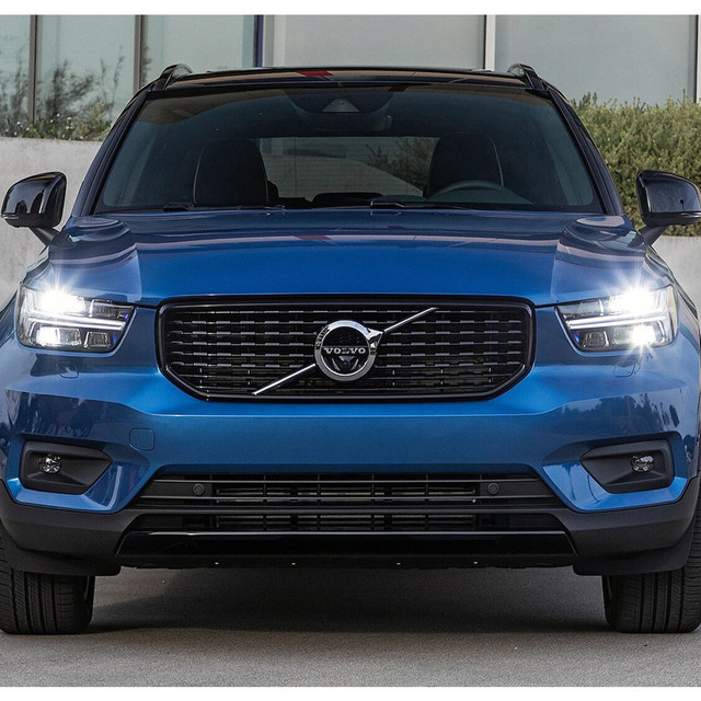Genuine Volvo XC40 R-Design Front Grille w/camera, -MY2022 - ViVA ...