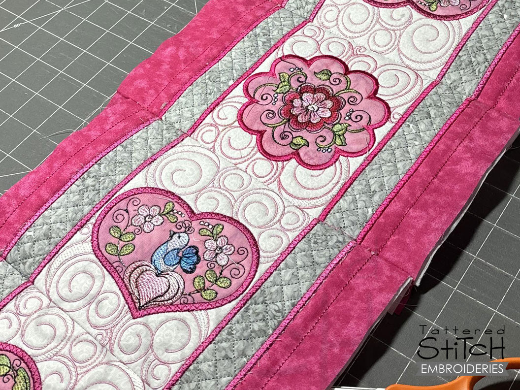 Valentine Hearts Table Runner - Embroidery Designs