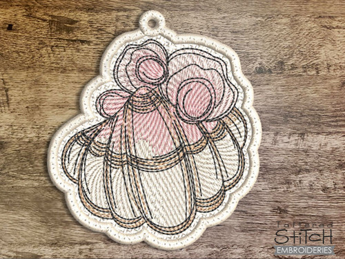 Clam Shell Free Standing Lace Ornament - Embroidery Designs