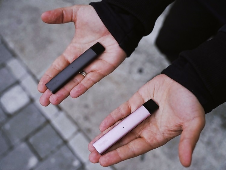 Why Is Vaping So Popular? - Puffr