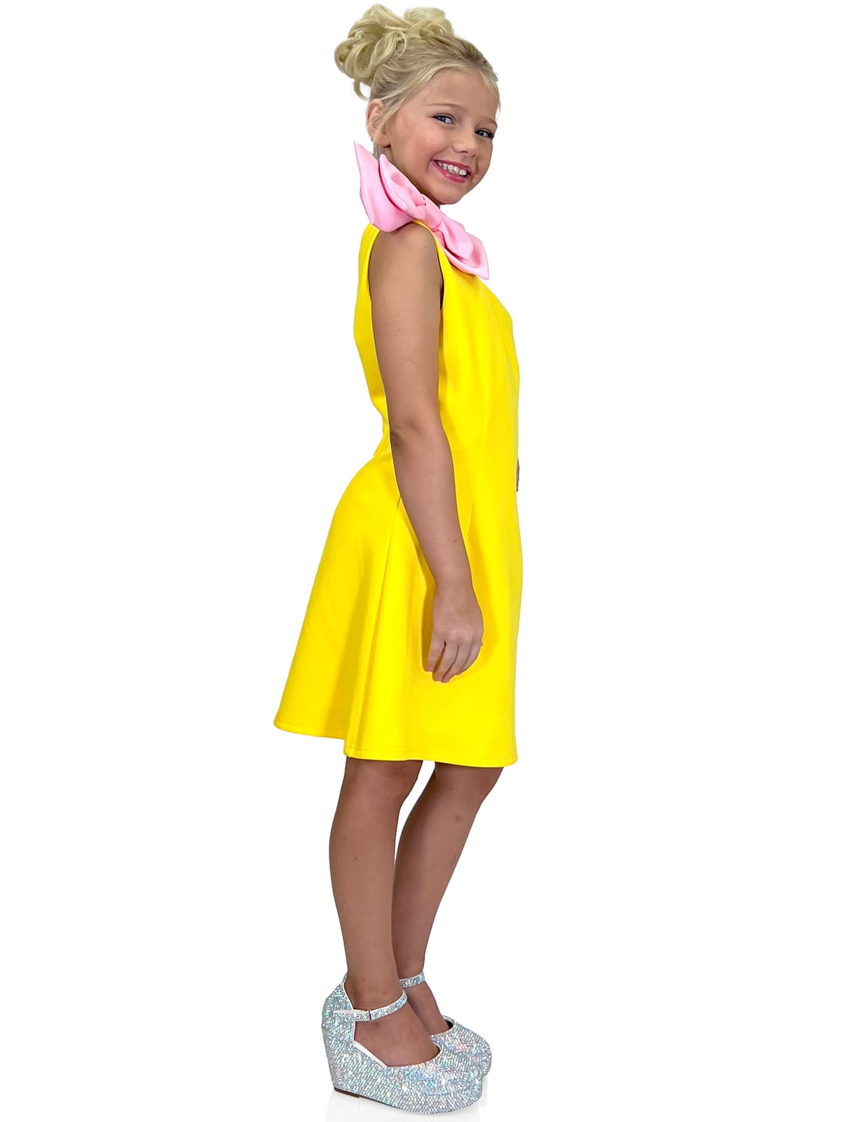 Interview dress with contrasted detachable bow detail