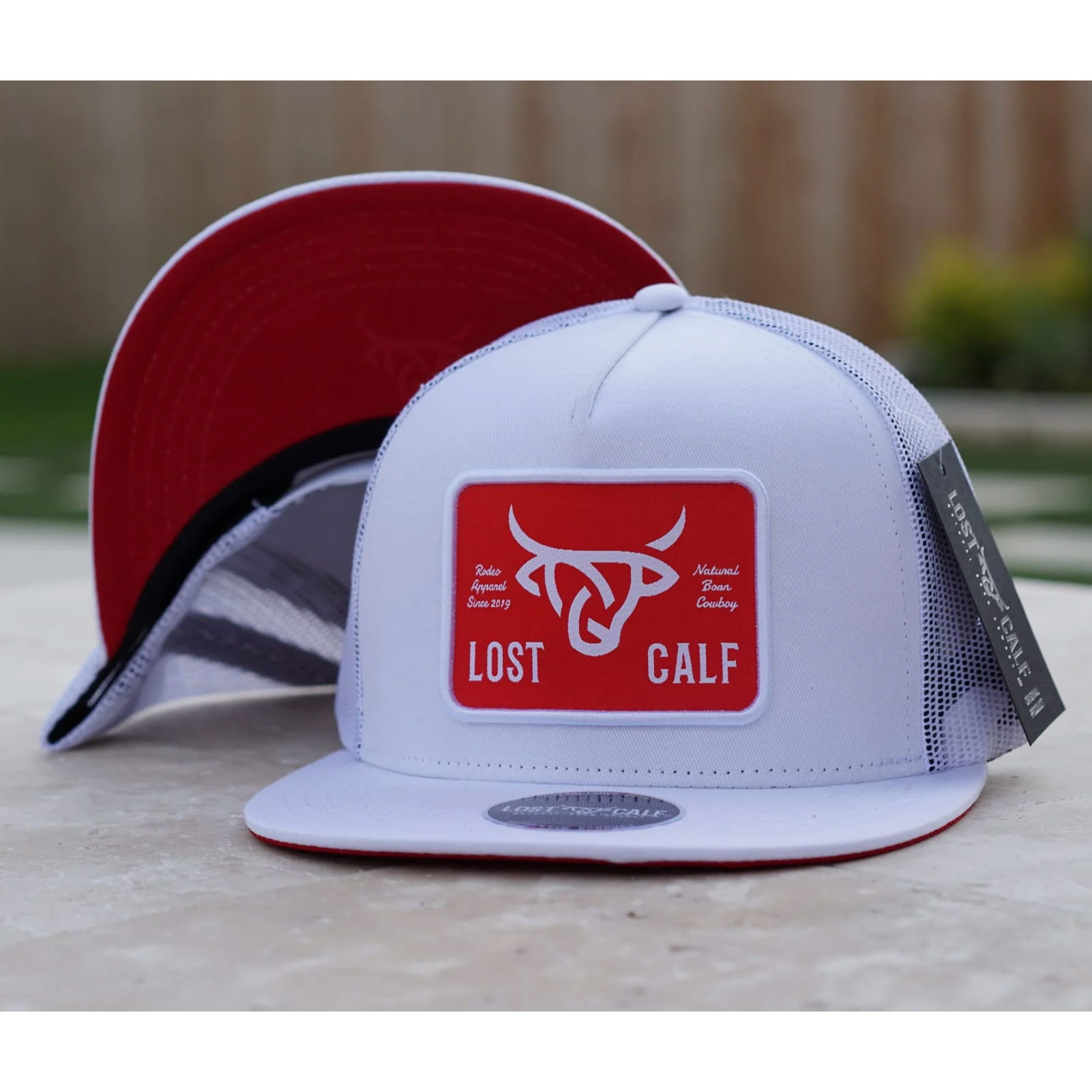 LOST CALF Plate White Red Flat Cap LCF00063