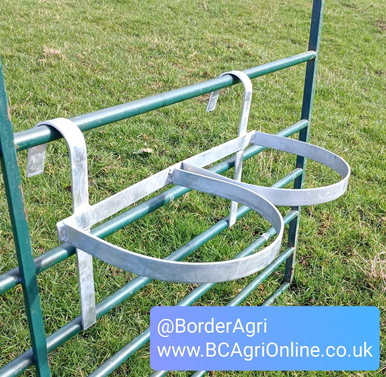 30 x Single metal hook on gate bucket holder with bucket