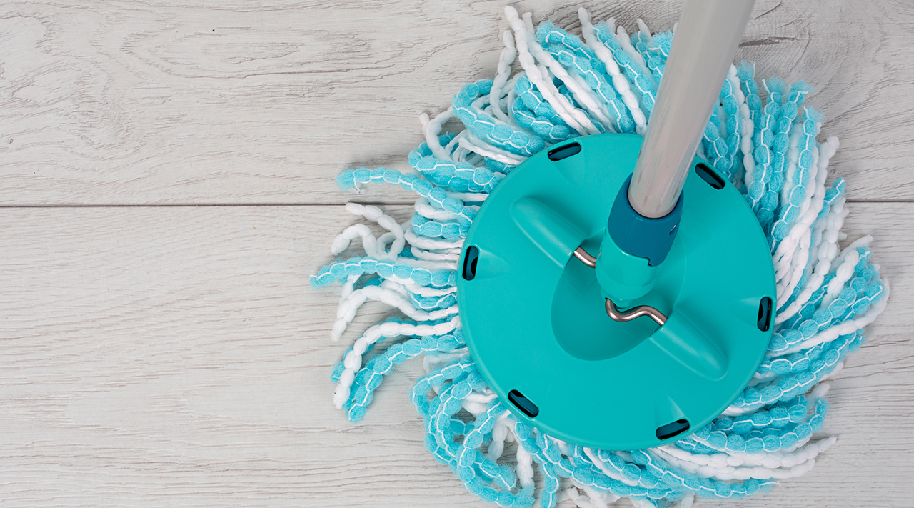 A Simple Guide to Changing a Commercial Mop Head - Zogics