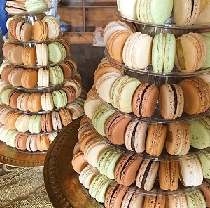 Macarons and other unique desserts for your wedding - Nikkolette's Macarons