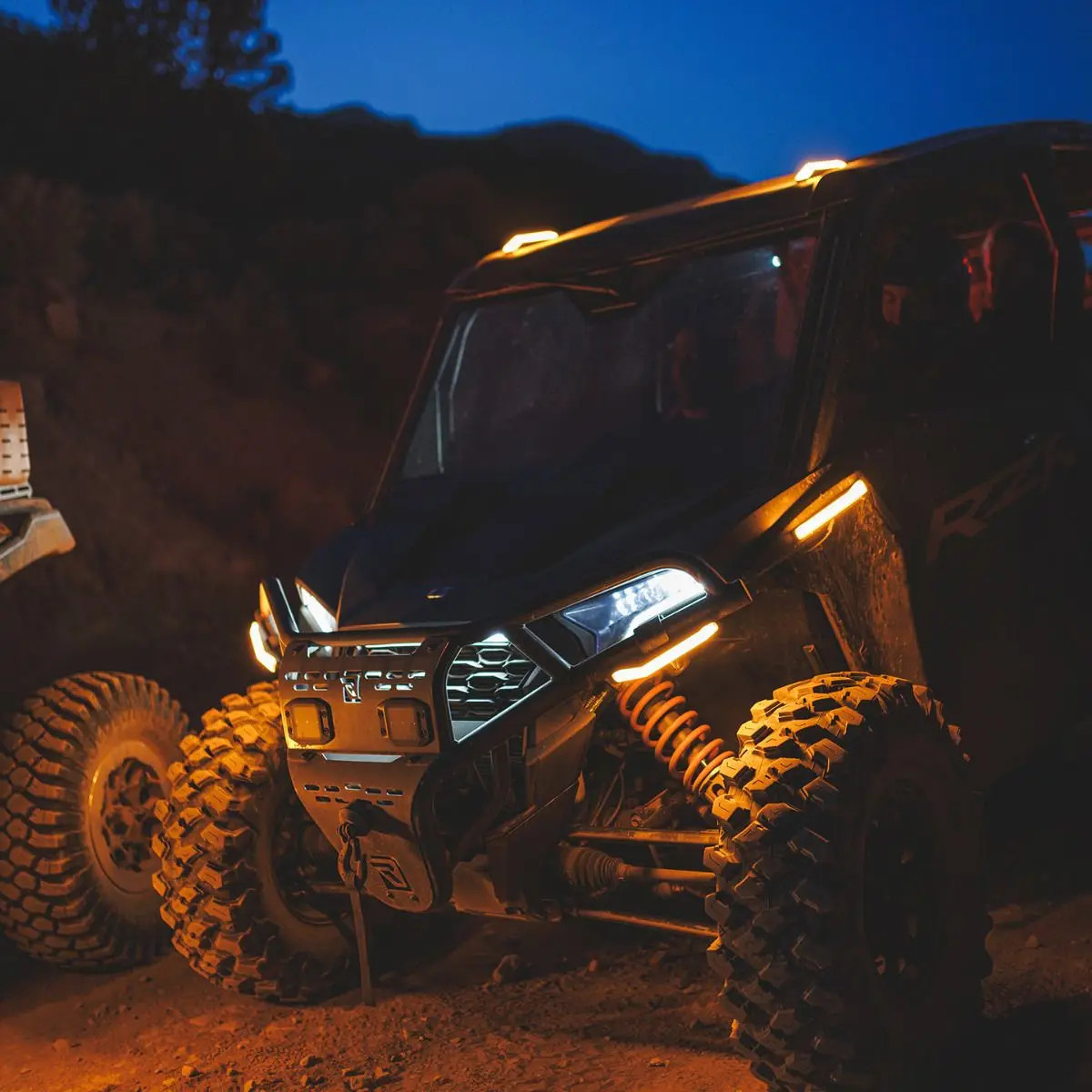 Polaris RZR XP 2024+ Plug & Play Apex Lights (White Running Lights ...