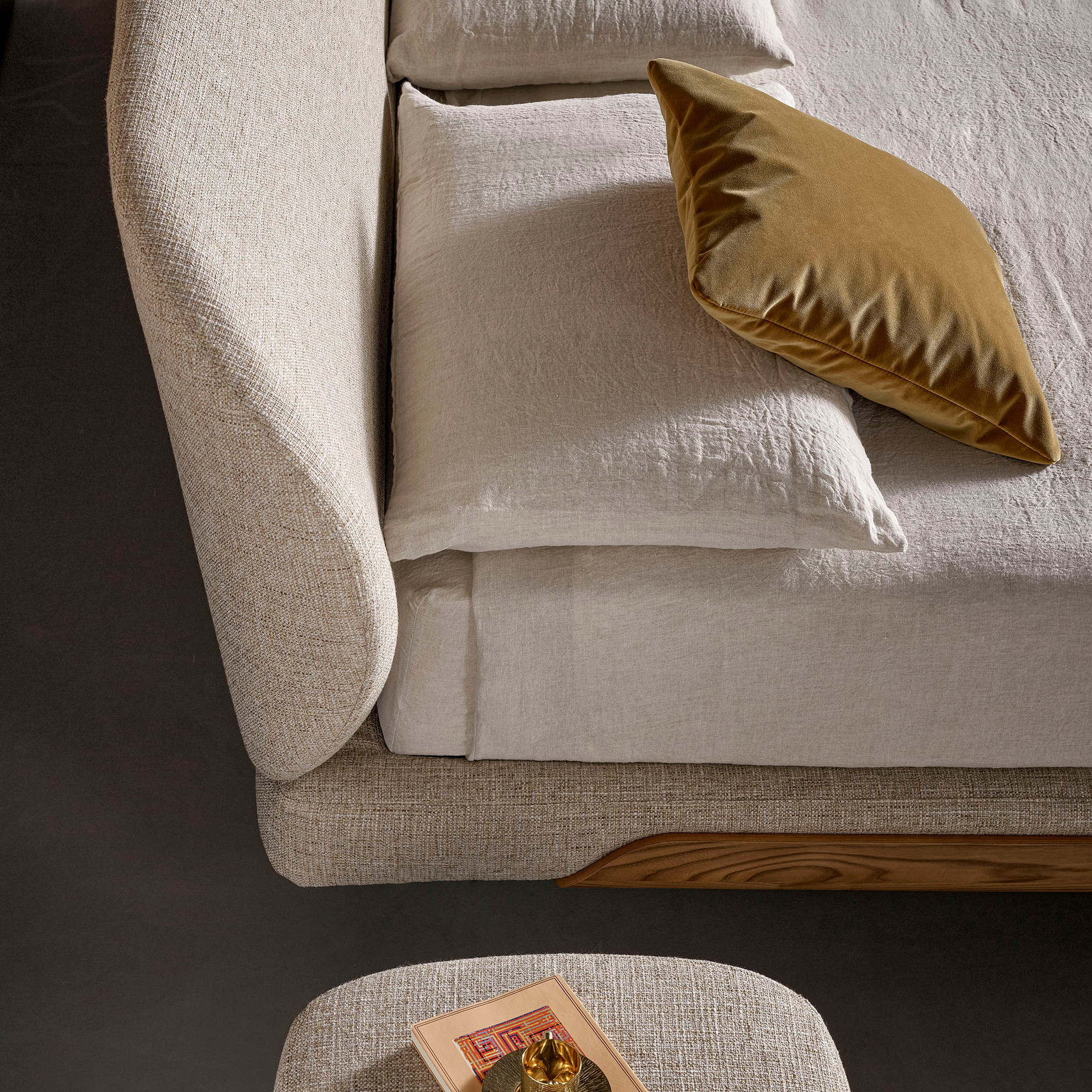 Olos "Hi" Plus King Bed - Cantoni