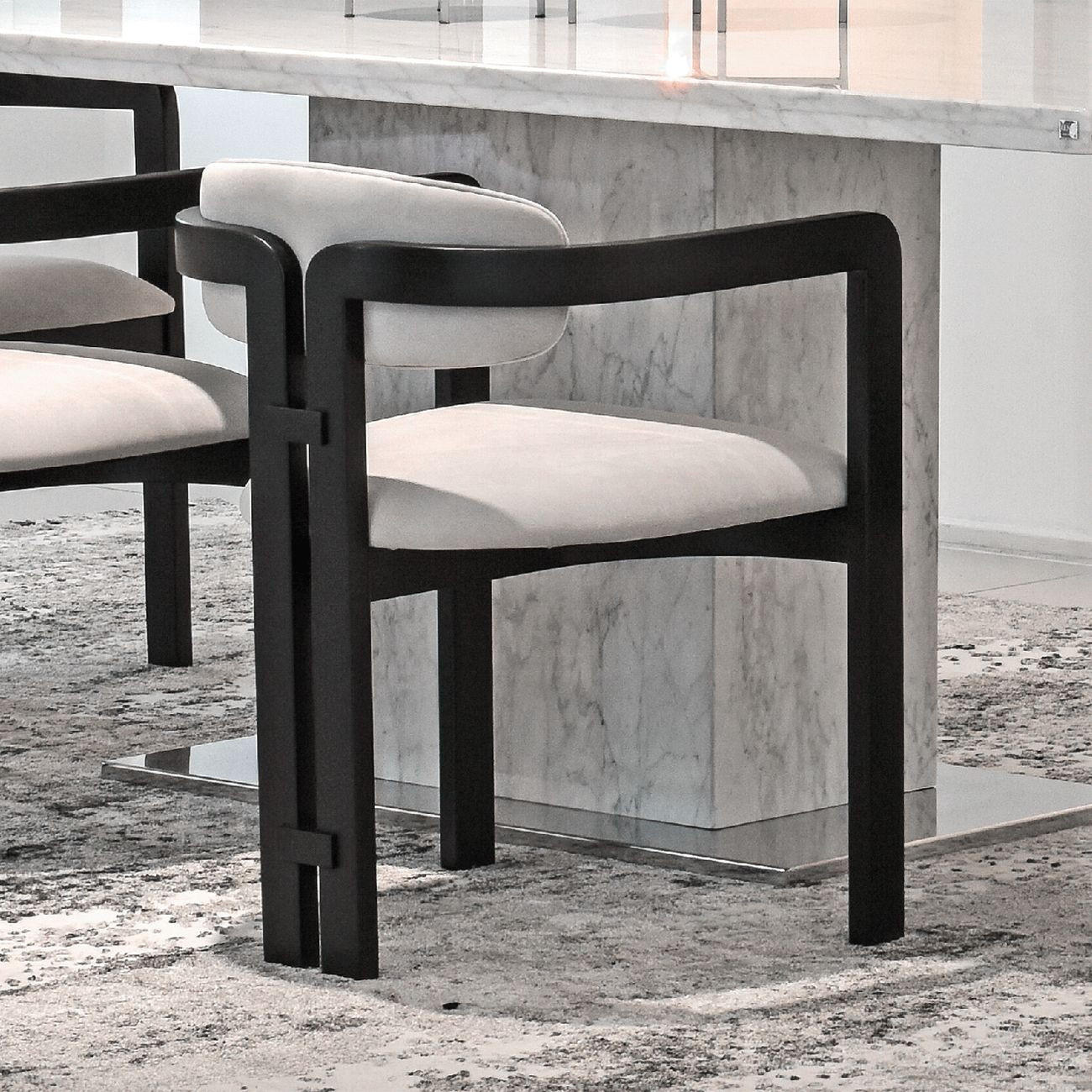 Loren Arm Chair - Cantoni