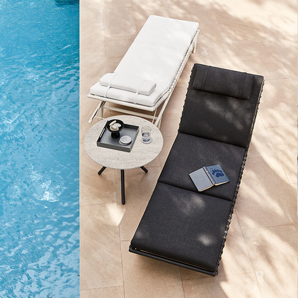 Modern Outdoor Chaises & Daybeds - Relax in Style | Cantoni
