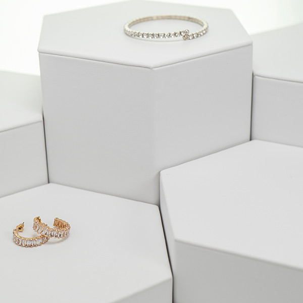 Set of 6 pieces white leatherette risers - H7W - JPB Jewelry Box