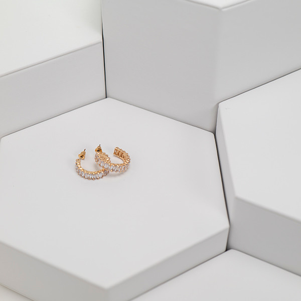 Set of 6 pieces white leatherette risers - H7W - JPB Jewelry Box