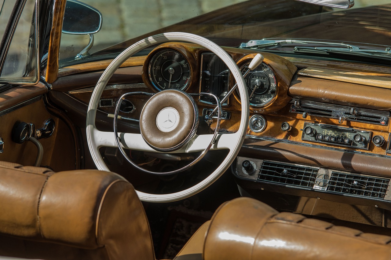 Buyer's Guide - The Best Classic Car Radio - Vintage Car Radio