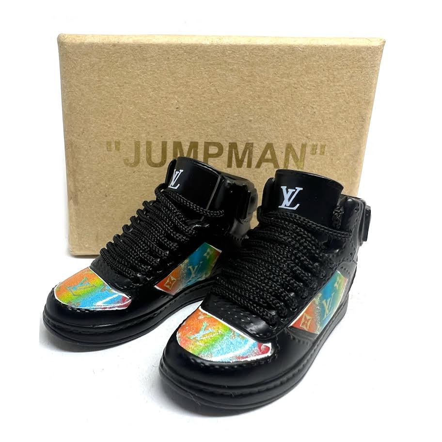 Full mini sneaker collection available