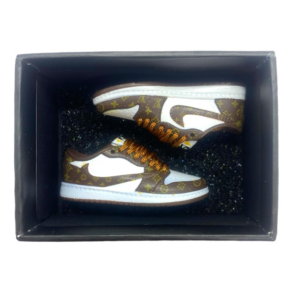 LC BOARDS FINGER SHOES LOUIS VUITTON DUNKS