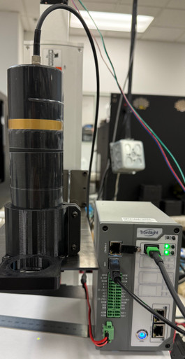 Long Range Chromatic-Confocal Displacement Sensor