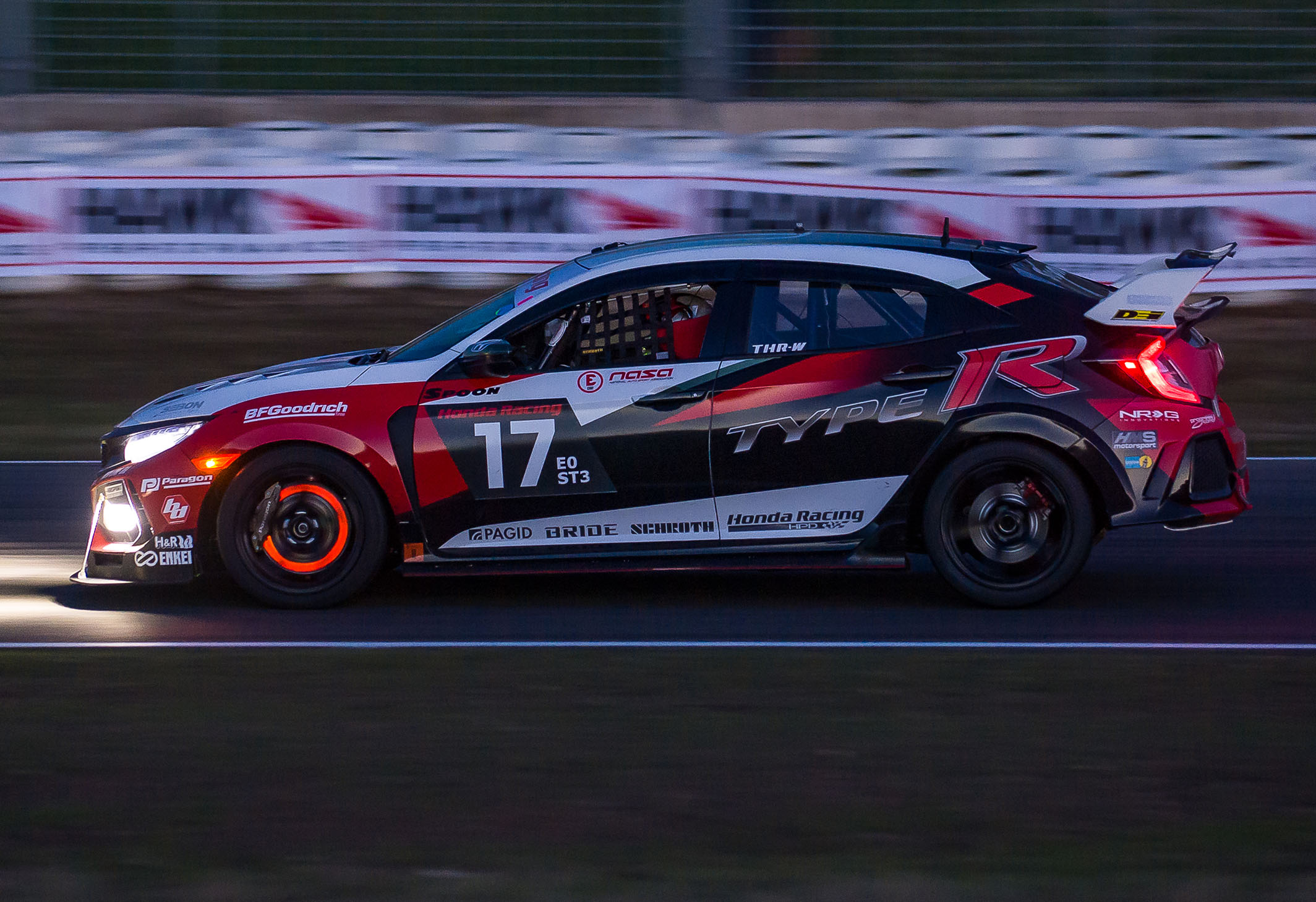 Team Honda Research West Civic Type R at 25 Hours of Thunderhill ...