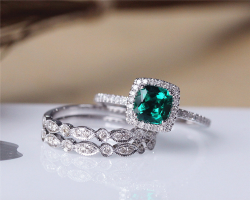 Emerald engagement and wedding ring sets store