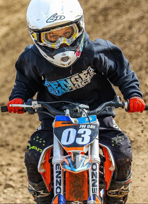 Racing This Weekend - Senge Graphics Inc